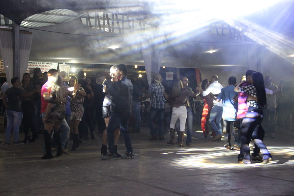 Confiram como foi a 3° noite da Tradicional Festa do Inhumas – Unai Online